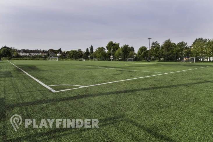 Hire 5 a side & 11 a side Football Pitches in London | Playfinder